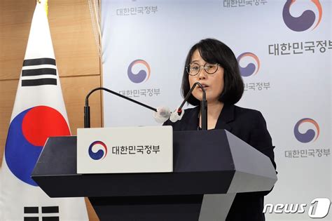 일문일답 1회용컵 보증금제 전국 시행은 지자체 협의 뒤 뉴스1