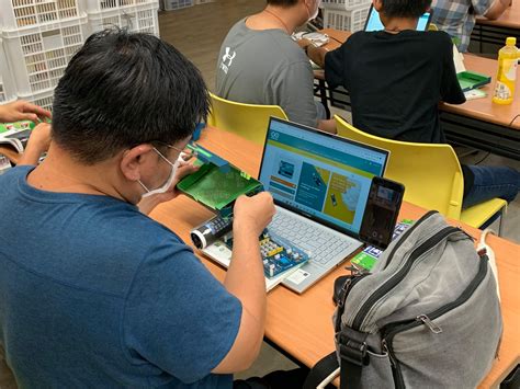 《自造者工作坊 Arduino程式上手教材》 新竹自造者嘉年華 Maker Holiday