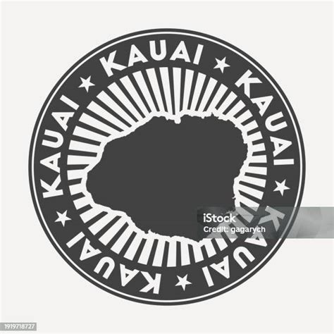 카우아이 라운드 로고 빈티지 여행 배지 와 원형 이름 와 지도 와 섬 벡터 삽화 카우아이의 휘장 로고 라벨 스티커 또는 배지로 사용할 수 있습니다 우표에 대한 스톡 벡터