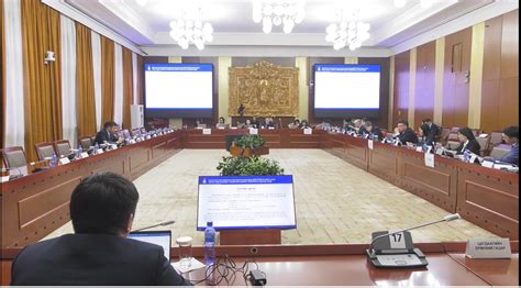 Хөгжлийн банктай холбоотой нотлох баримтыг шинжлэн судлах хоёрдугаар сонсголд 100 орчим иргэн