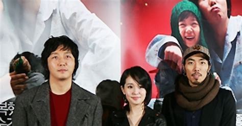 포토 포즈취하는 어린왕자 배우들