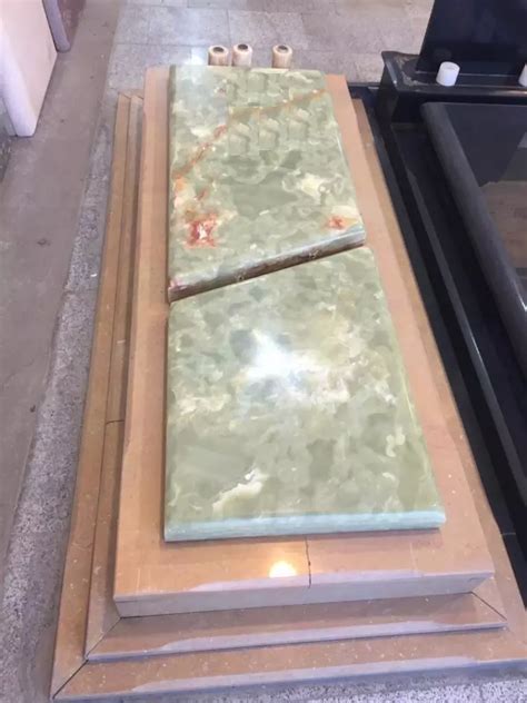 شعر سنگ قبر پدر، آبی بر آتش غم