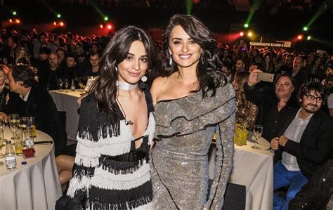Camila Cabello With Penelope Cruz Penelope Cruz And Salma Hayek