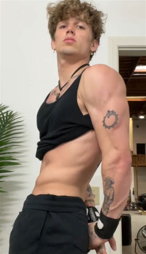 Vinnie Aesthetic Guys Hacker Aesthetic Cute Guys