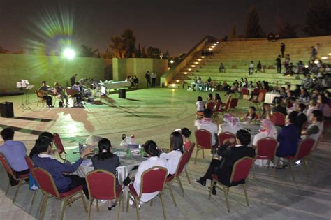 9 4 목 암만 후세인 공원에서 한인회 주최 추석맞이 행사가 열렸습니다 동 행사에는 150여명의 한인이 참석 대사관에서 제공한 송편과 한인회가 마련한 한식으로 식사를