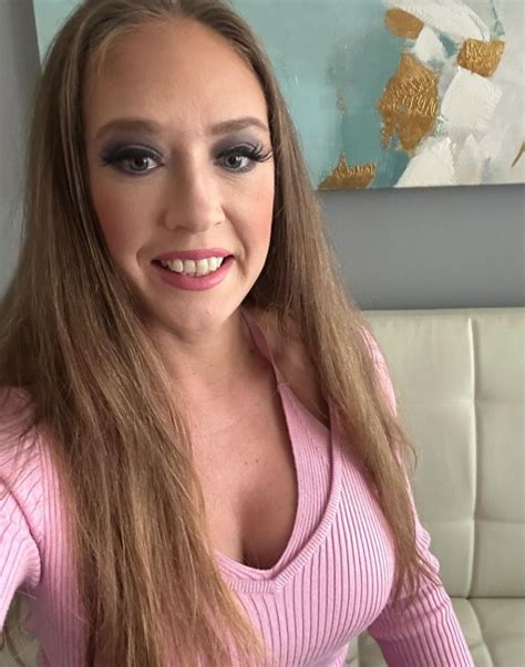 Kagney Linn Karter Husband Was She Married Family Background The Ibtauris Blog