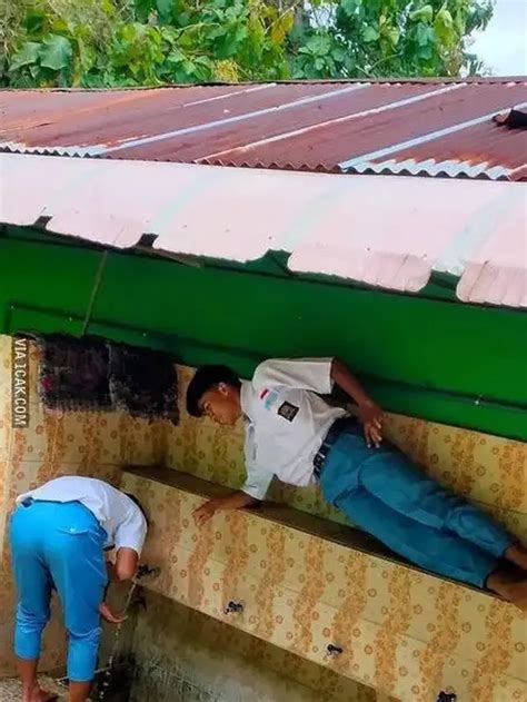 Aksi Murid Cowok Kelewat Absurd Ini Enggak Habis Pikir Kocak Hot Liputan Com