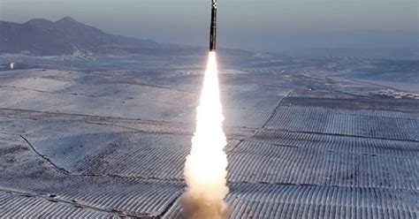 김정은 “핵무력강화 절대 안 바꿔…icbm 발사 적 대응 의지”