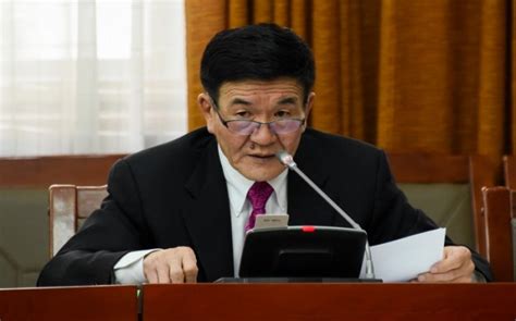 БОЛОВСРОЛЫН САНГААС ЗЭЭЛ АВСАН ГИШҮҮД ТЭДГЭЭРИЙН ХАМААРАЛ БҮХИЙ ХҮМҮҮСИЙГ НЭРЛЭЖ БАЙНА