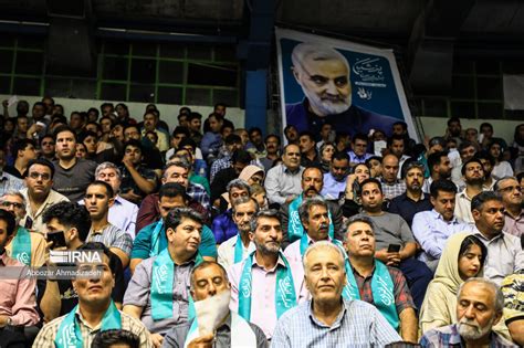 عکس جدید از نوه و دختر مسعود پزشکیان ادای احترام به سردار سلیمانی