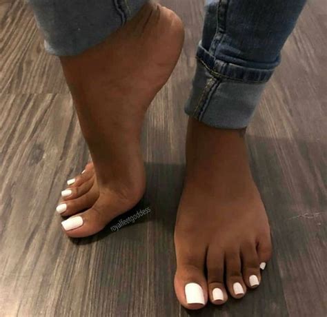 I Love Womens Feet In 2020 Toe Nails White Pretty Toe Nails Feet Nails