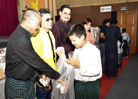 မြန်မာနိုင်ငံရုပ်ရှင်အစည်းအရုံးမှ ရုပ်ရှင်လောကသားများ၏ သားသမီးများအား ပညာသင်ထောက်ပံ့ကြေးနှင့် က