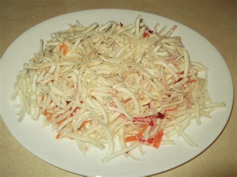 Sneško Domaćica Celer Salata Sa Kiselom Pavlakom I Jogurtom