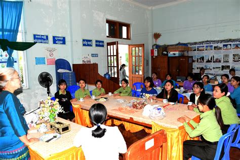 ဥတ္တရခရိုင် ပြည်သူ့စာကြည့်တိုက်၌ ပန်းကြယ်သီးထိုးနည်းသင်တန်းအခမဲ့ ဖွင့်လှစ်သင်ကြား