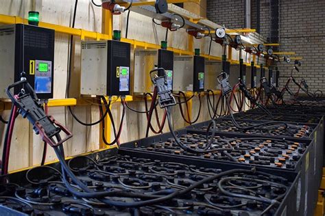 Industriële Batterij Versus Gewone Batterij Volledige Vergelijking