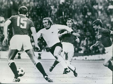 Download German Football Player Günter Netzer Medium Shot Wallpaper