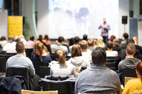 去参加学术会议如何着装 艾思科蓝