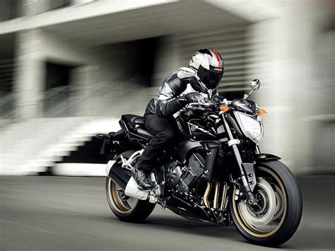 Yamaha FZ1 (Ямаха FZ) - ціни, відгуки, характеристики FZ1 от Yamaha