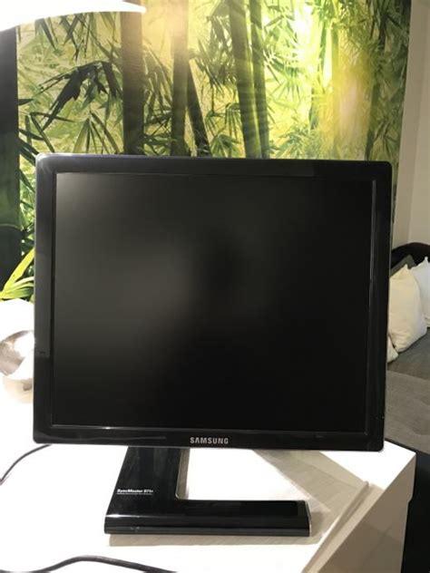 Samsung SyncMaster 971P 19 LCD monitor