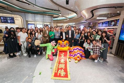 “英皇戏院plus”盛大开幕，英皇集团杨受成再添商业版图新坐标电影发展影厅