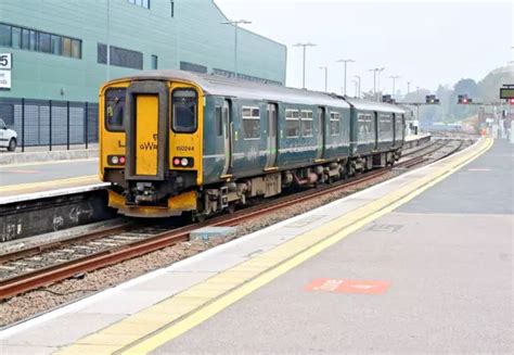 Class 150 No 150246 In Gwr Green At Exeter St Davids £120 Picclick Uk