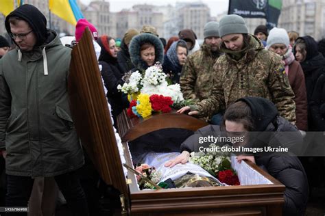 A Woman Is Crying To Fallen Maksym Kryvtsov At The Maidan Nachrichtenfoto Getty Images
