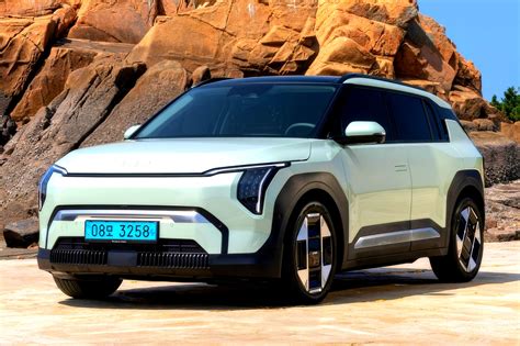 아반떼야 스포츠카야 현대차 고성능 세단 아반떼 N 페이스리프트 공개 더위드카