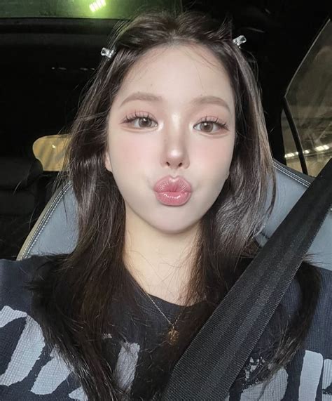 Pin By K K On 𝓢𝓽𝔂𝓵𝓮⅋ Makeup Inspiration Doll Eye Makeup Soft