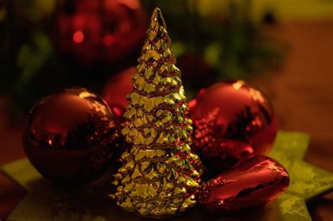 ПРЕДИ КОЛЕДА ПРИВЕЧЕРНО ОБСЪЖДАНЕ НА ПРЕДСТОЯЩИТЕ НИ ДВЕ КНИГИ ДОГОДИНА С МЛАДЕН МИСАНА НА