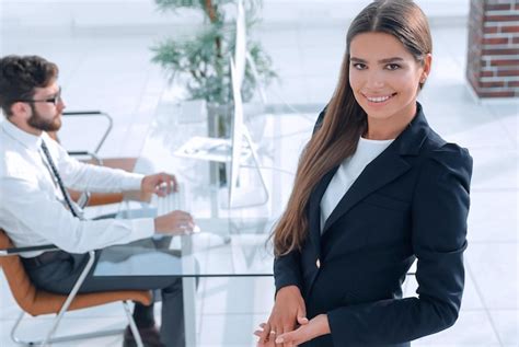 Gerente De Sexo Femenino En El Lugar De Trabajo Foto Premium