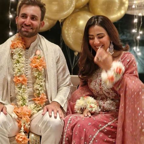 Ushna Shah With Fiancé Hamza Amin Announcing Their Engagement 💍