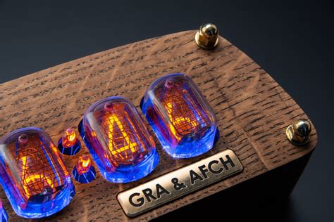 In 12 Nixie Clock With Sockets And Dots In A Noble Oakwood Case [smf Rgb Usb Tunes] Tubes