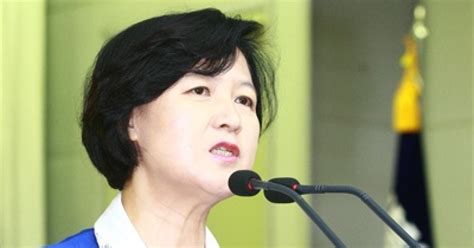 추미애 박 대통령 탈당하고 선거중립 내각 구성해야