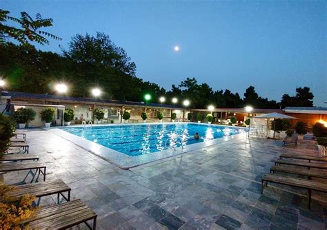 معرفی کامل مرفه‌ترین استخرهای غرب تهران تعطیلات مارکت