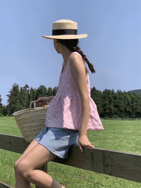 루어스룸 핑퐁 엠보 셔링 A라인 민소매 여름 스퀘어넥 나시 러블리 아방 루즈핏 플레어 나시 블라우스핑크화이트블랙