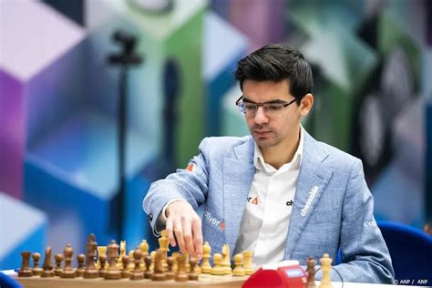 Schaker Giri Blijft Ondanks Remise Aan Leiding In Wijk Aan Zee