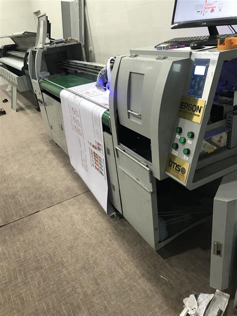 دستگاه چاپ یوویماشین‌آلات صنعتیتهران، قیام‌دشتدیوار