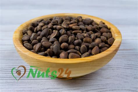 Кедровый орех в скорлупе купить 500 грамм по цене 388 ₽ в СПб оптом и в розницу с доставкой