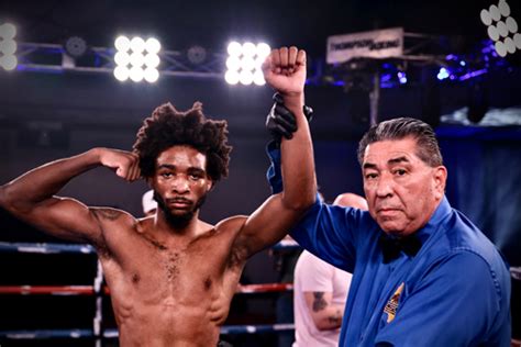 sean brewer remains undefeated with first round ko in thompson boxing