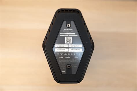 netgear 夜鷹 nighthawk rs300 wifi 7 路由器開箱評測分享：功能強大規格完整且外型時尚！ 電腦diy