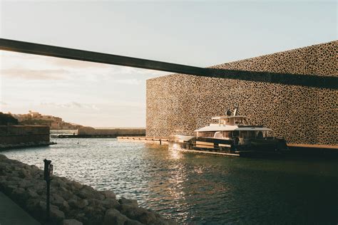 Rust 项目实战指南：使用 Rust Toolchain 文件管理工具链