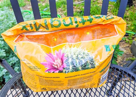 How To Store Potting Soil Grass Seed Fertilizer Ugly Duckling House