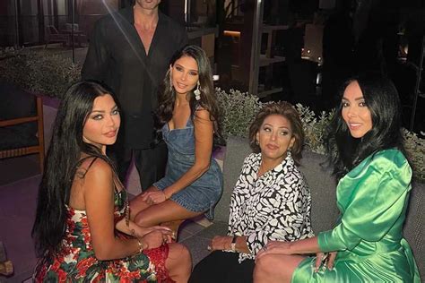 هيفاء وهبي تهنئ شقيقتها بعد زفافها يعز عليّ فراقك المصري اليوم