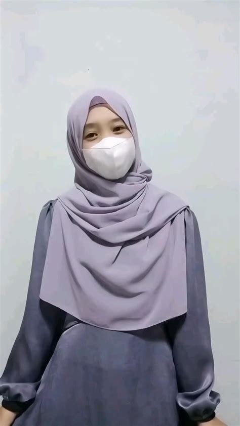 Pin oleh Arife Cetin di başörtü di 2025 Gaya hijab Gaya jilbab Gaya hijab kasual