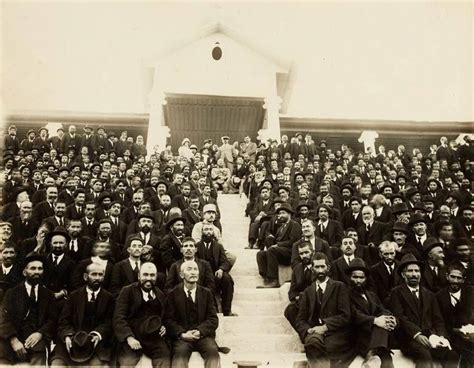 Mohammad عكسي از شاه امان الله غازي با ملكه ثريا بعد از برگشت او از