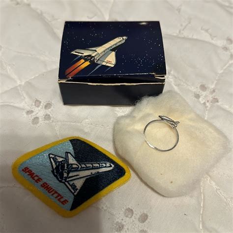Avon Accessories 982 Avon Space Shuttle Ring And Patch With