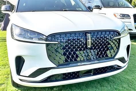 이 차가 한국에요” 아빠들 시선 잡은 수입 Suv 대박 소식 전했다