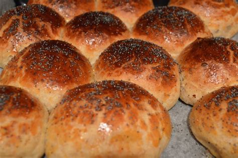Mini Bread Rolls With Sesame Seeds