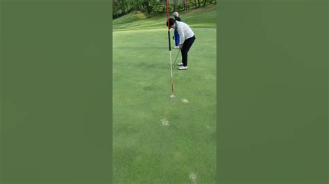 딱15미터 오르막 위깁니다 ㅠㅠ 😭이걸 파세이브해야 그늘집5만원을 이깁니다오르막퍼팅 지나가야 됩니다필드골프필드퍼팅필드숏퍼터숏퍼팅숏퍼터숏게임골프레슨