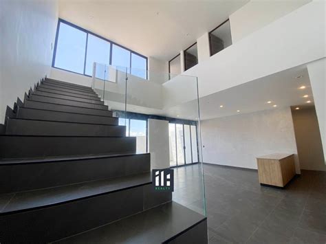 Venta Casa En Fraccionamiento En Lomas De Galicia Guadalupe Guadalupe